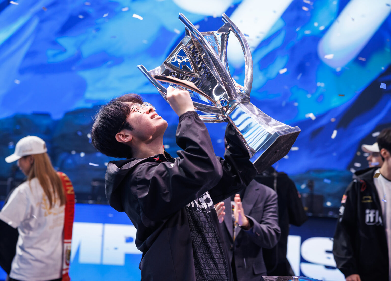 What is Esports? A Deep Dive into the World of Competitive Gaming - New ...